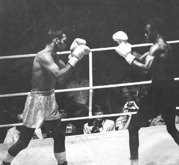 A round or two for a pound or two: The touring tent boxing circuses ...