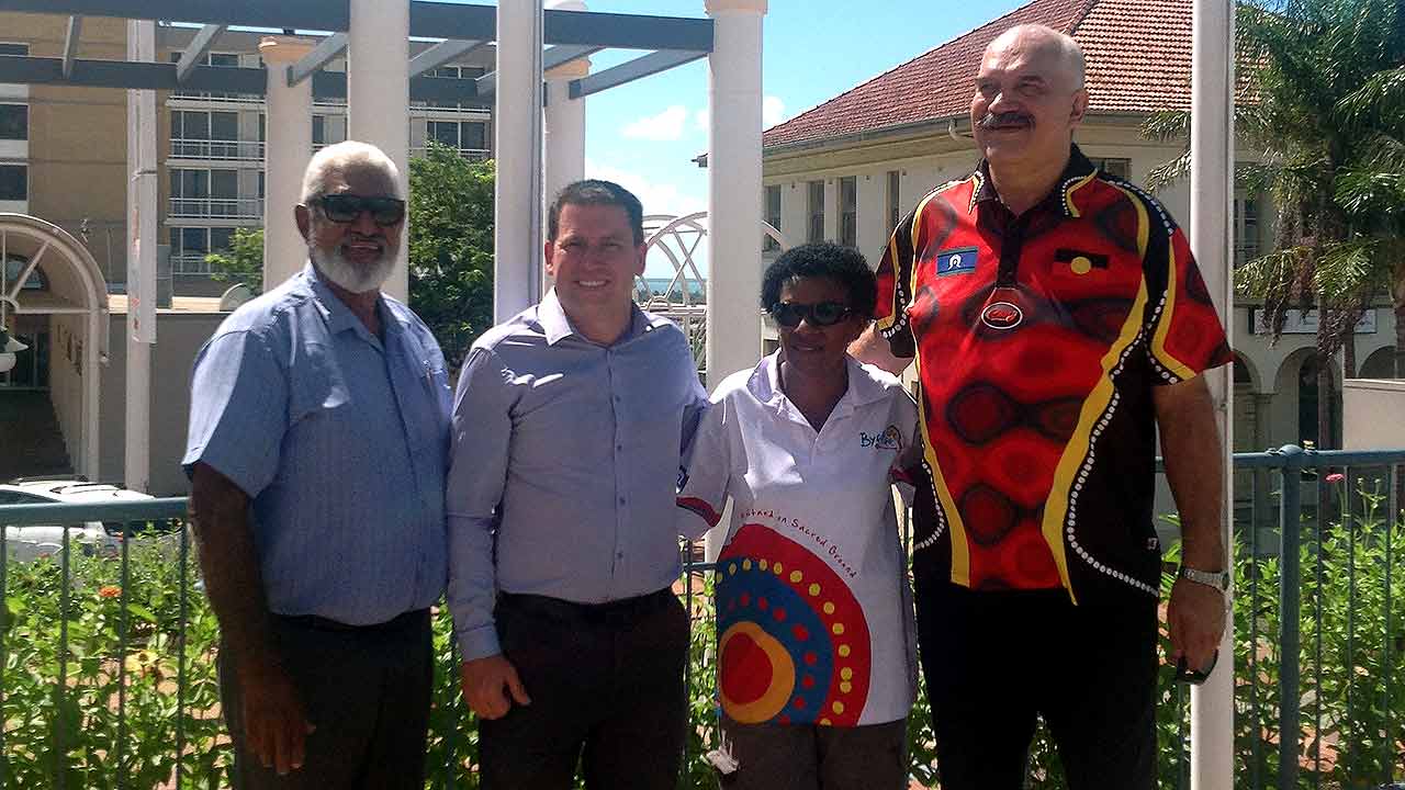 Indigenous flag finally flies at Gladstone Council Chambers | SBS NITV