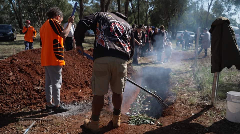 Ancestral remains repatriated to Wiradjuri Country | SBS NITV