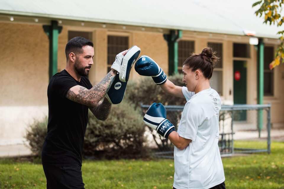 Aussie dream team Steph and Dean flying the flag in London | SBS Sport