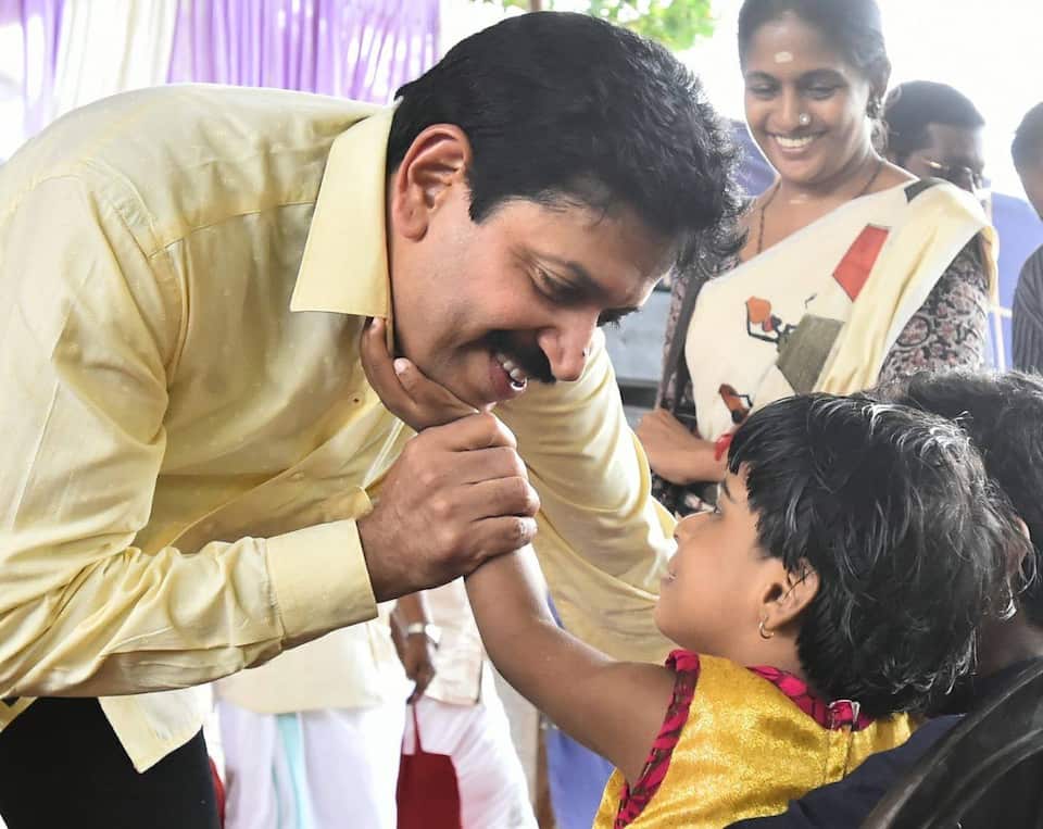 Magician Gopinath Muthukad shares the secret of his magic | SBS Hindi