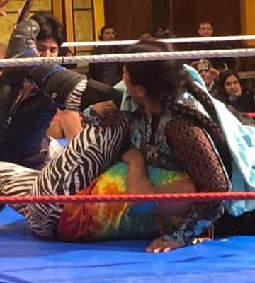 Conoce a las luchadoras de Bolivia | SBS Spanish