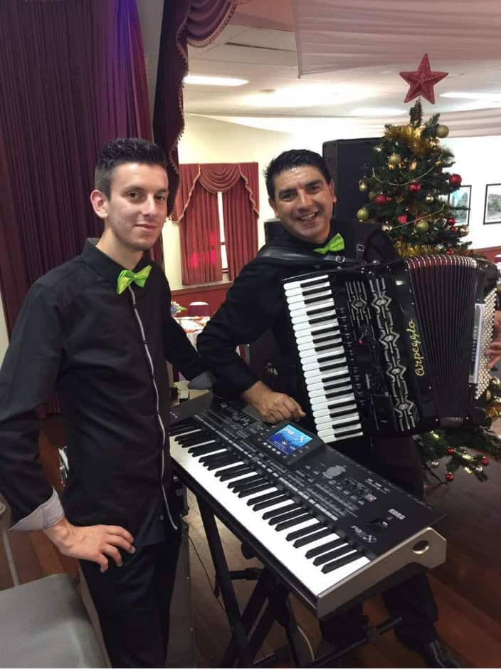 There's nothing Scottish about this bagpiper | SBS Macedonian